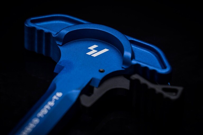 Levier armement elargi pour AR15 STRIKE INDUSTRIES • KJM Precision